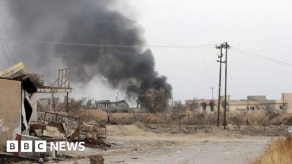 Mosul battle: IS hangs bodies of 40 civilians from poles in Iraqi city ...