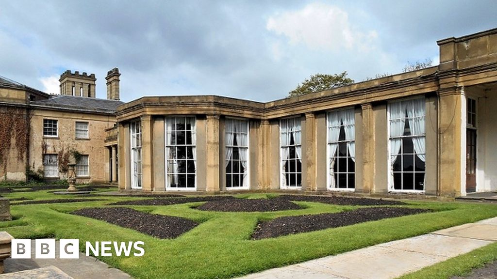 Plan to reopen 'lost jewel' in Heaton Park to the public - BBC News