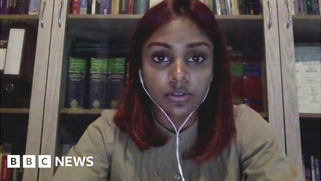 MH370: Relatives react to suspension of search for missing plane - BBC News