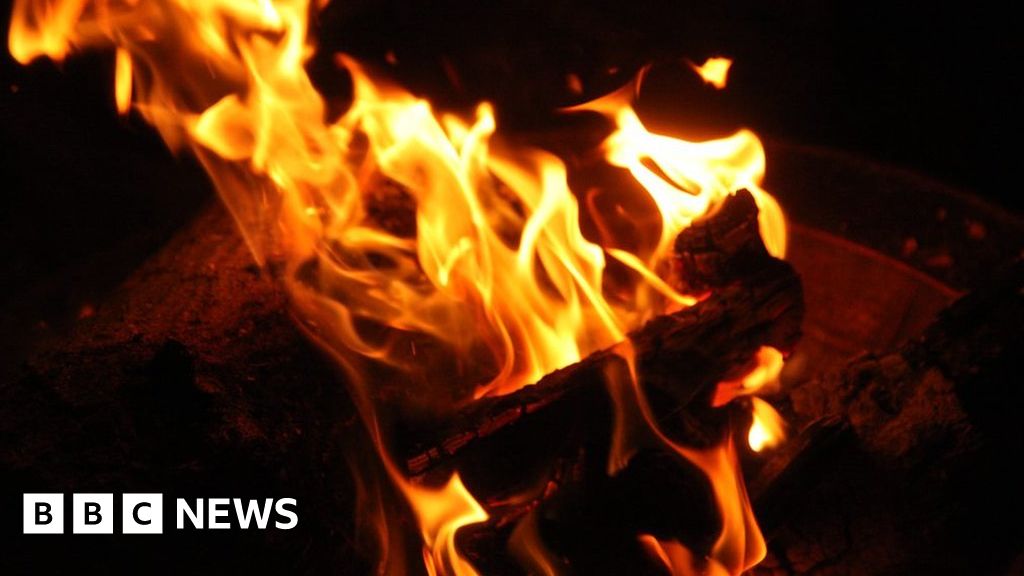 Skin creams containing paraffin linked to fire deaths - BBC News