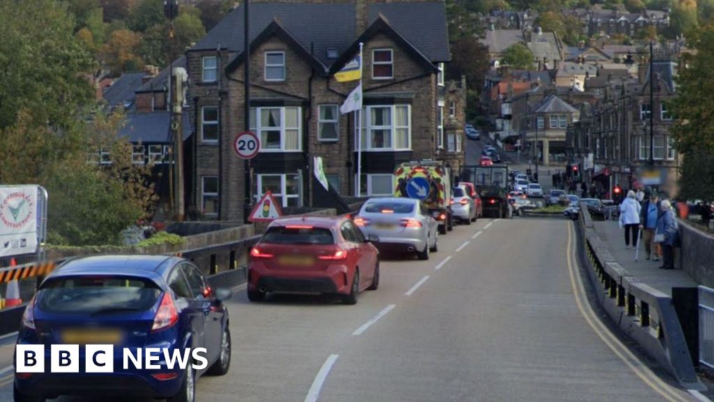 Matlock: Council could close historic bridge to traffic - BBC News