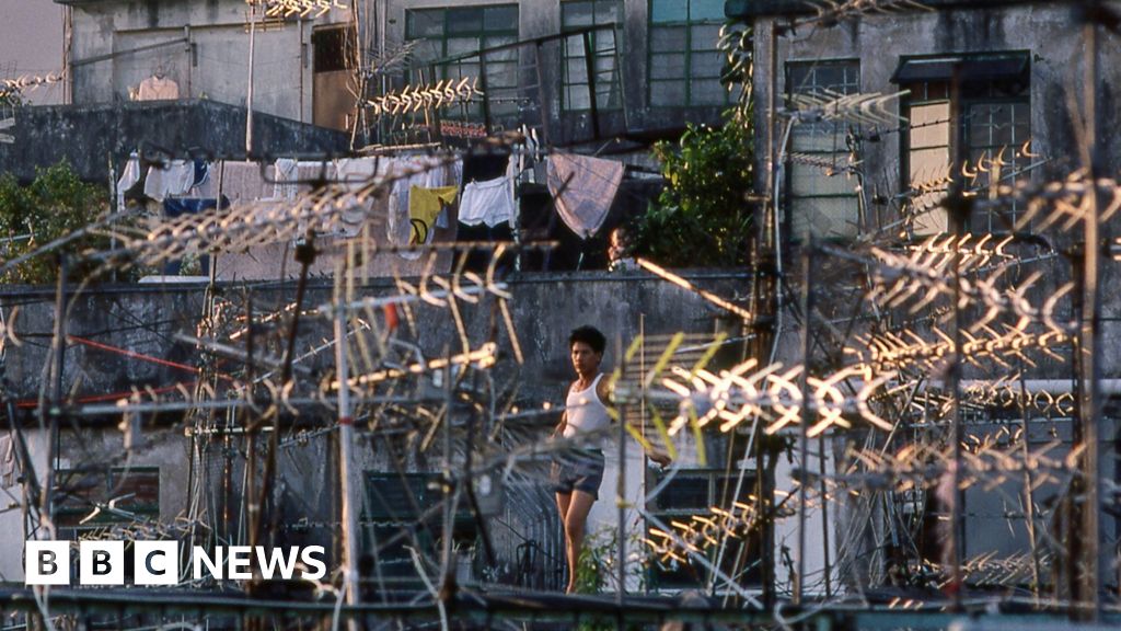 Inside Hong Kong's demolished Kowloon Walled City - BBC News