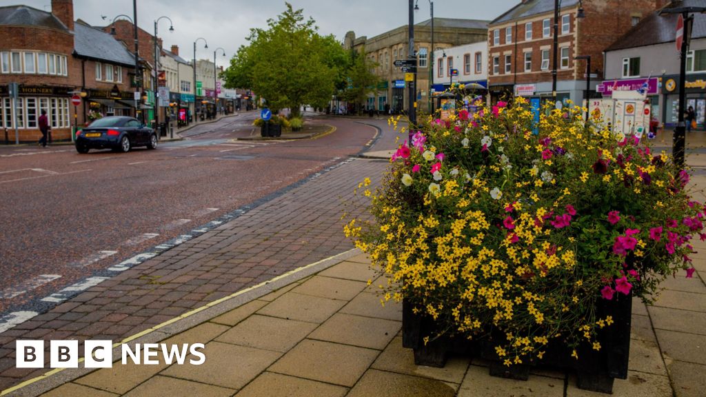 New Chester-le-Street market aims to help 'revive' town centre - BBC News