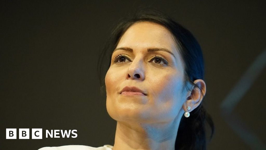 Metropolitan Police must learn from appalling mistakes - Patel - BBC News