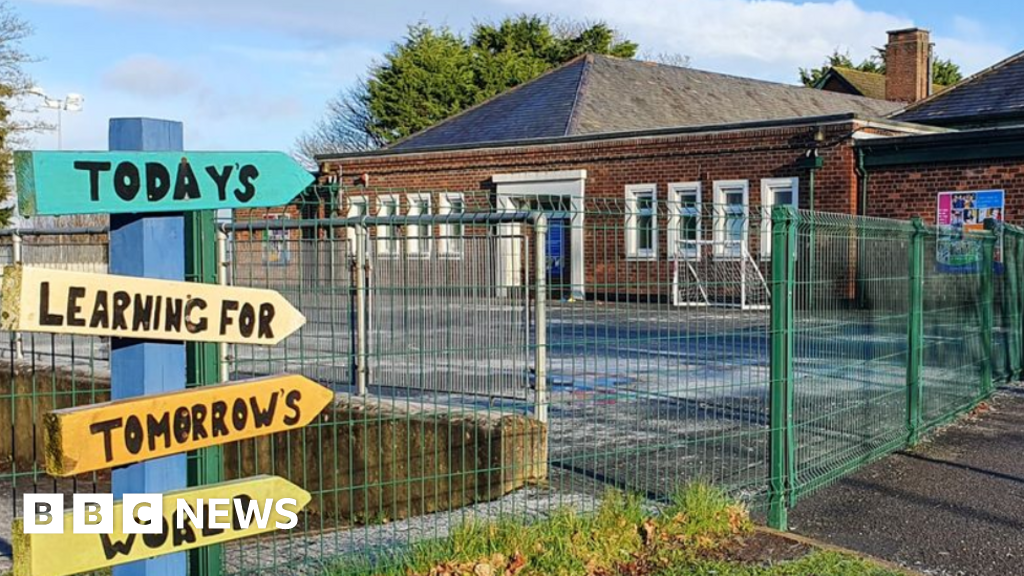 Gilnahirk Primary: No heat or hot meals for weeks at Belfast school ...