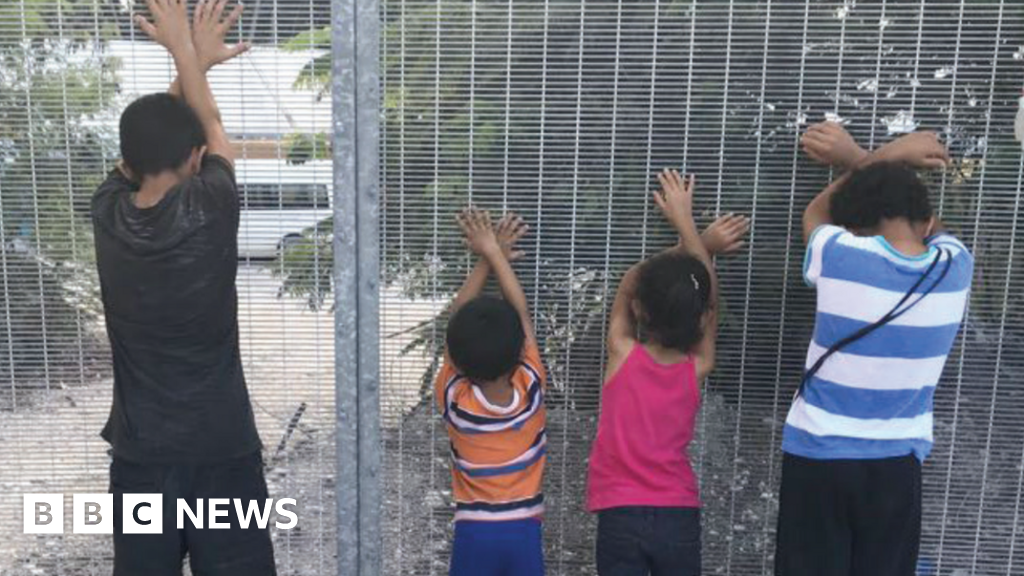 Nauru migrants: Australia evacuates 11 children off detention island ...