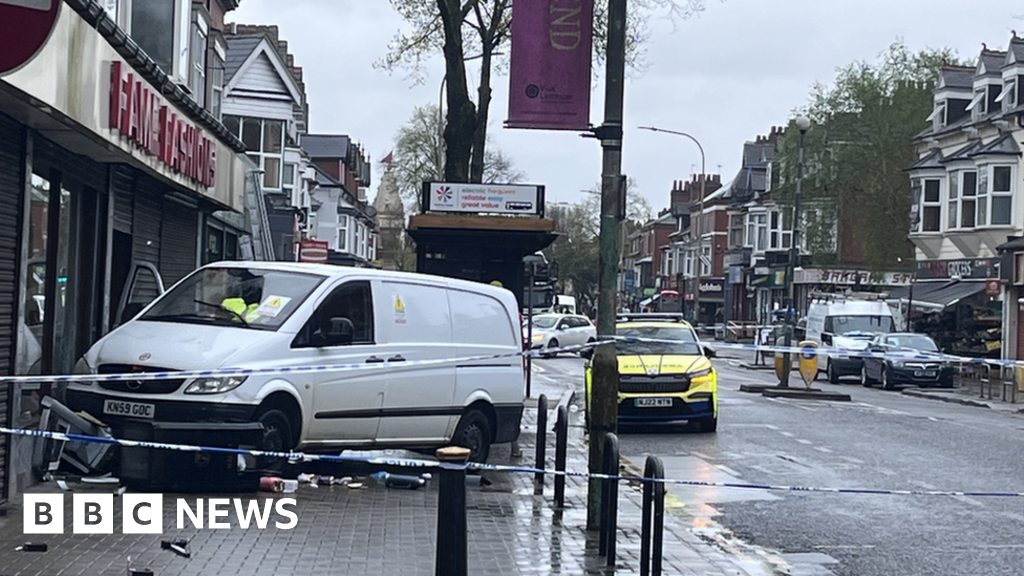 Driver taken to hospital after van hits pedestrians in Leicester