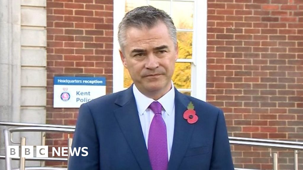 Sarah Wellgreen: Police treat disappearance as possible murder - BBC News