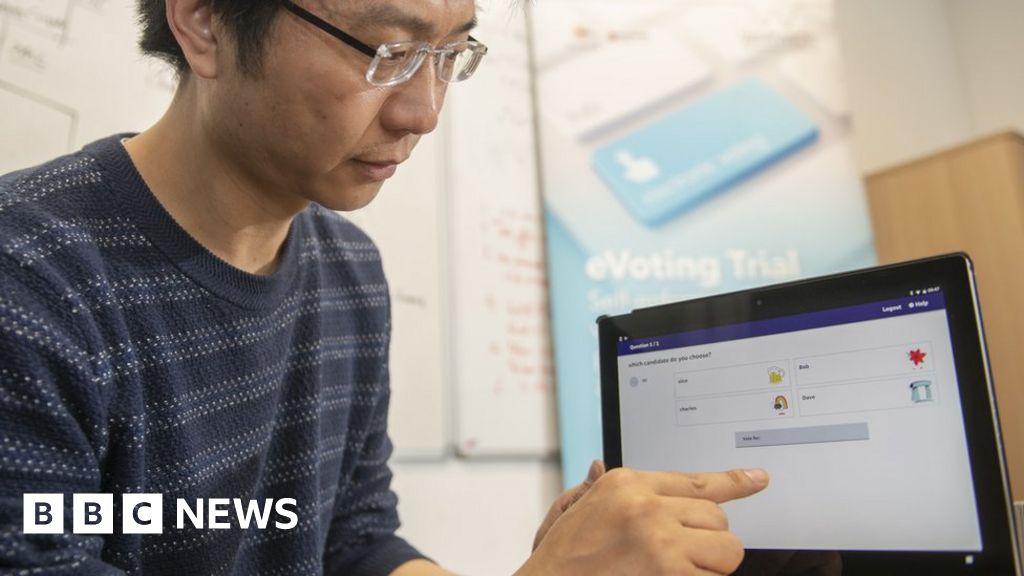 E-voting by touch-screen trialled in local elections - BBC News