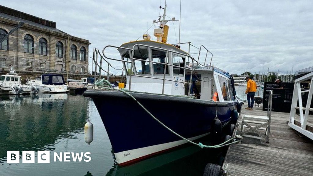 Saltash Ferry service extended due to popular demand - BBC News