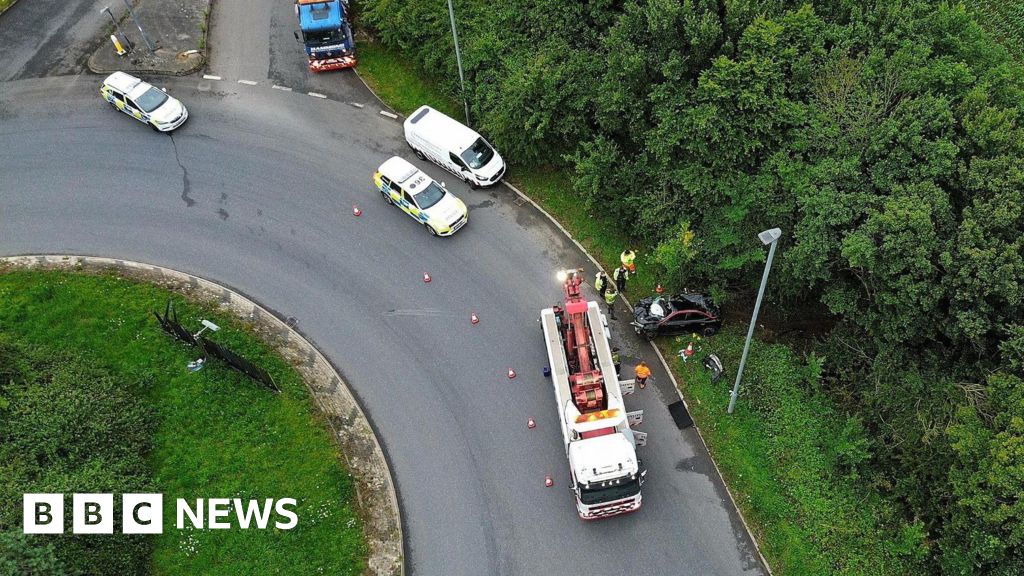 Man rescued after car crash on A140 roundabout in Norfolk