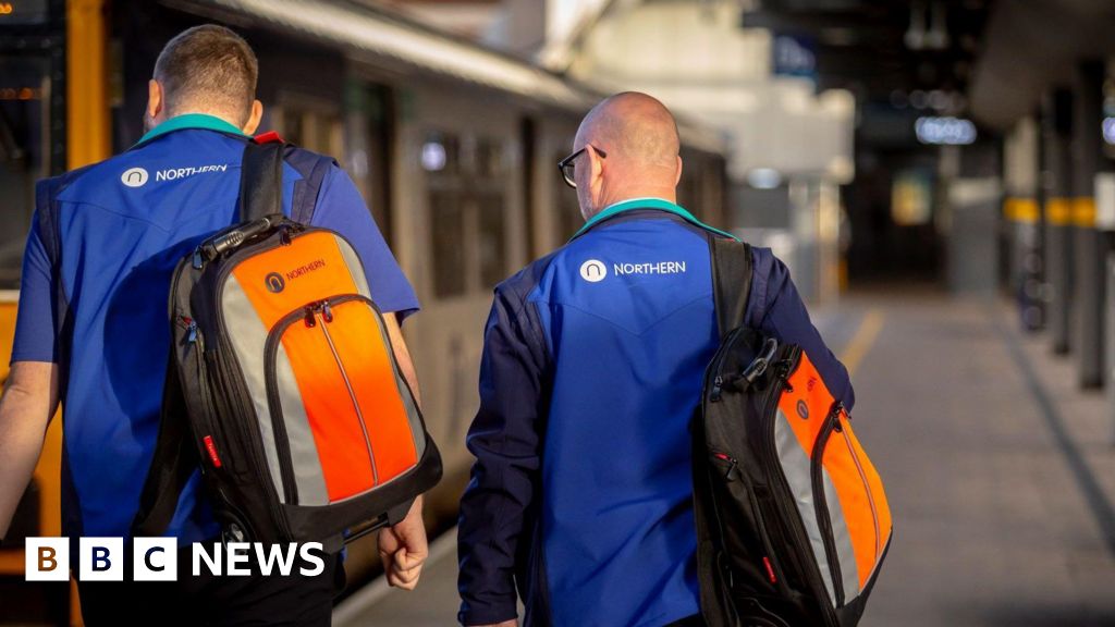 Northern rail staff trained to help vulnerable passengers - BBC News