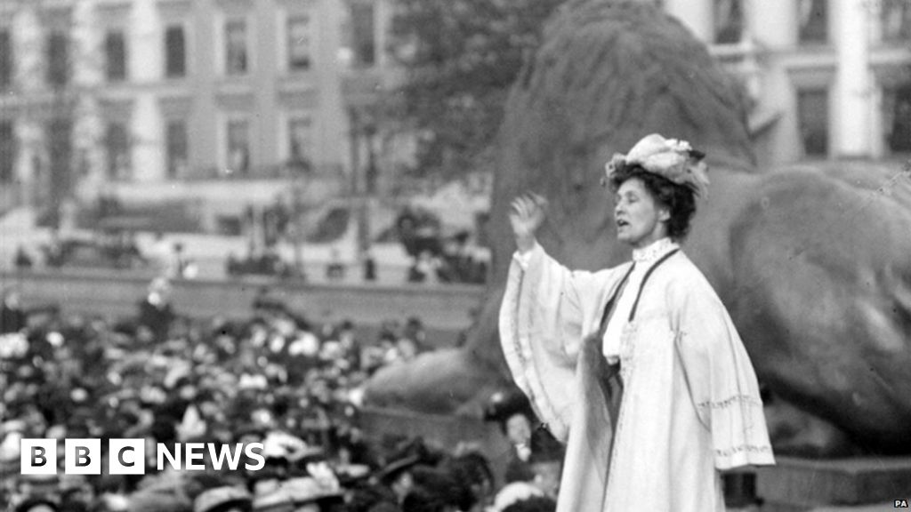 Suffragette Emmeline Pankhurst to get Manchester statue - BBC News