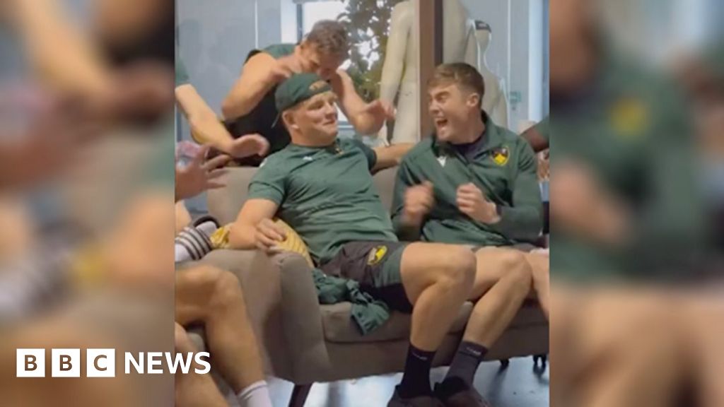 Lions rugby squad members get the good news - BBC News