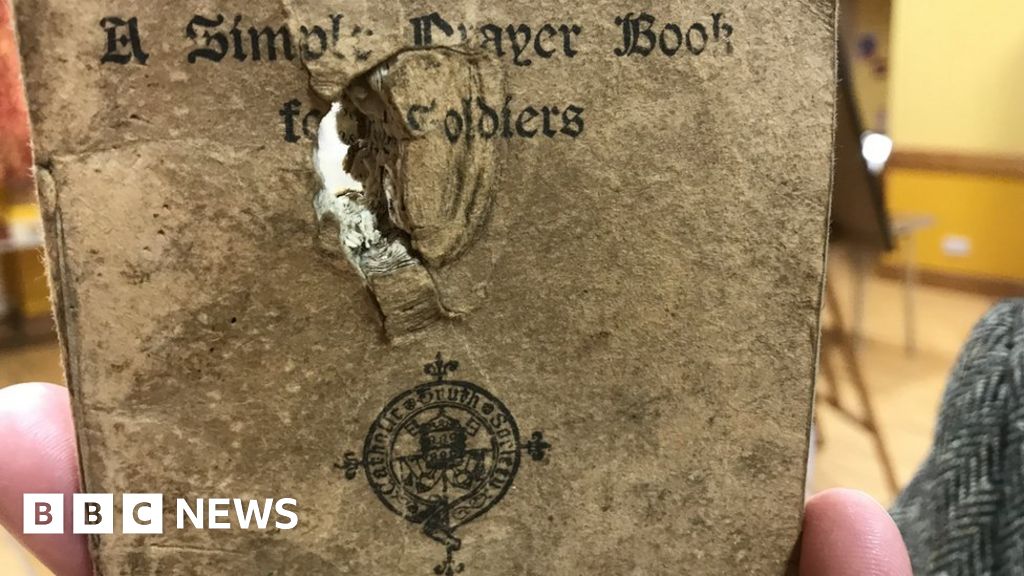WW1 centenary: Blood-stained prayer book tells story of sacrifice - BBC ...