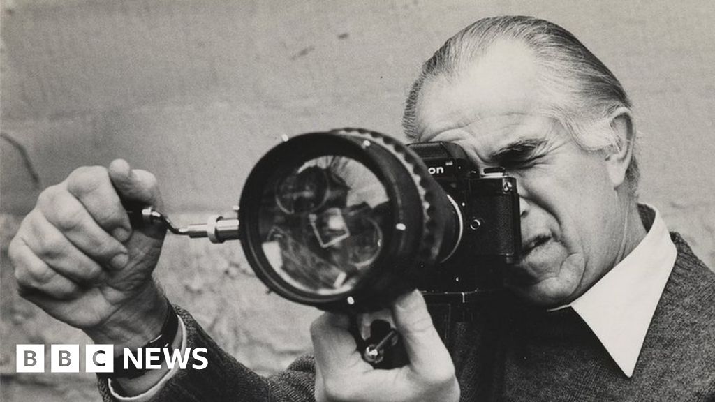 David Douglas Duncan's career in pictures - BBC News