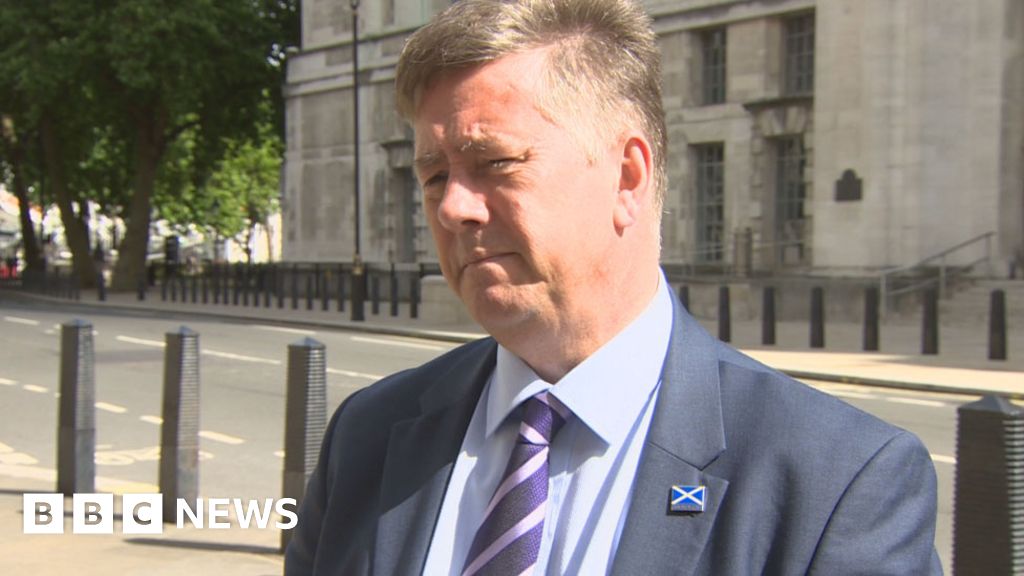 Scottish minister Keith Brown voices anger over DUP deal - BBC News
