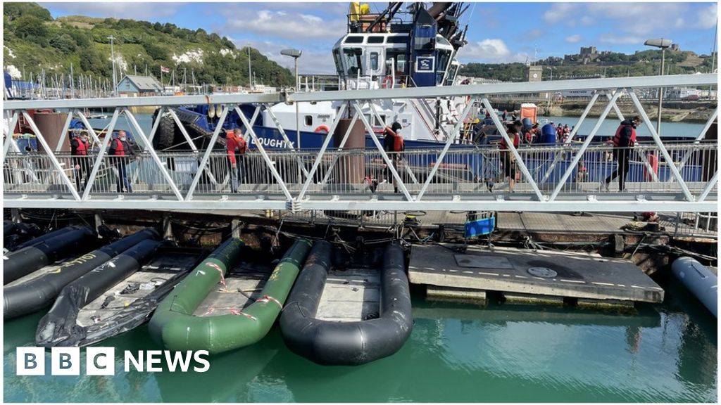 Channel migrants: New monthly record set after 500 cross on Wednesday