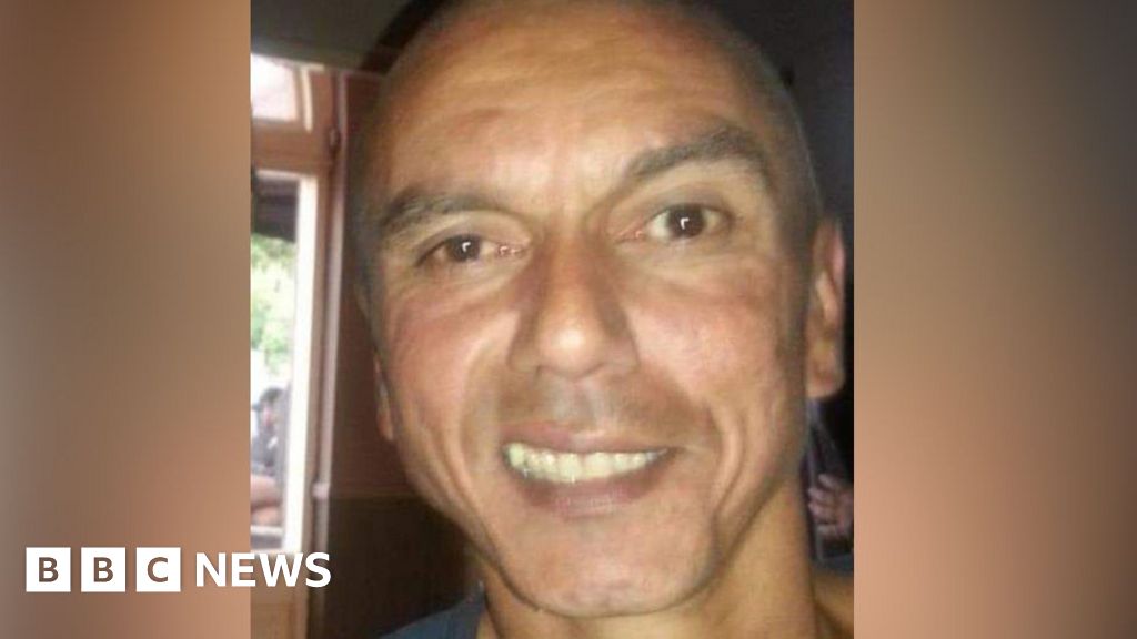 Cyclist who died after Hull crash named as David Beaudoin - BBC News