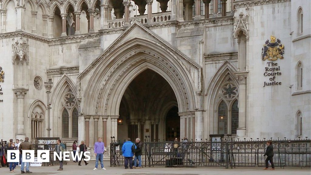 Pakistani man with dwarfism loses deportation fight - BBC News