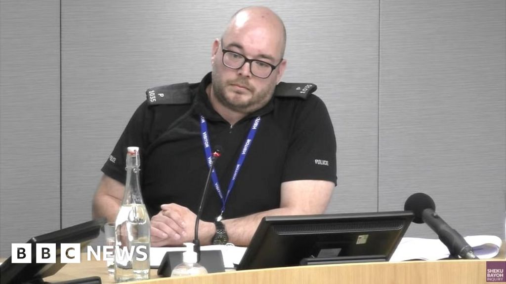 Sheku Bayoh: Six officers restrained him in Fife street - BBC News