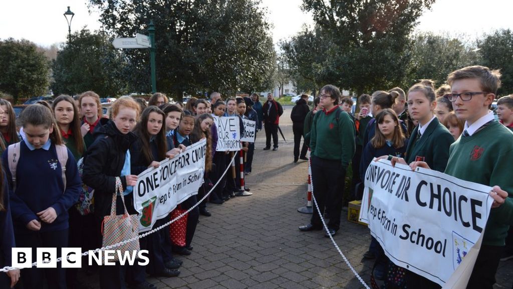 Haverfordwest students protest to save school sixth form - BBC News
