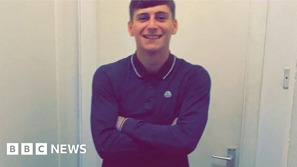 Dylan Keelan: Teen charged with murder over Dukinfield stabbing - BBC News