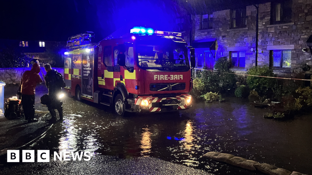 Rothbury floods: Homes evacuated as Storm Babet strikes - BBC News