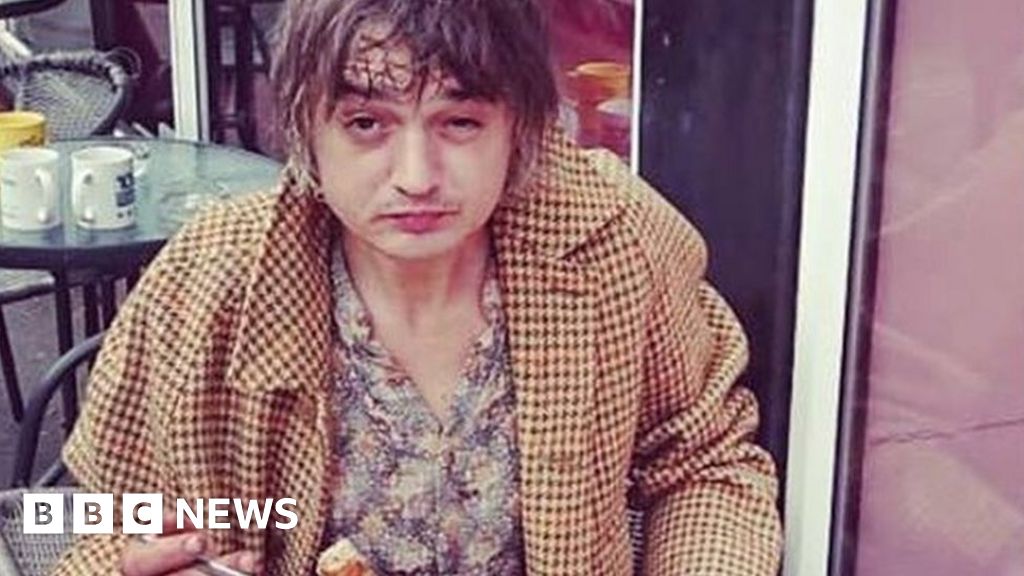 Libertines frontman Pete Doherty wins cafe breakfast fame
