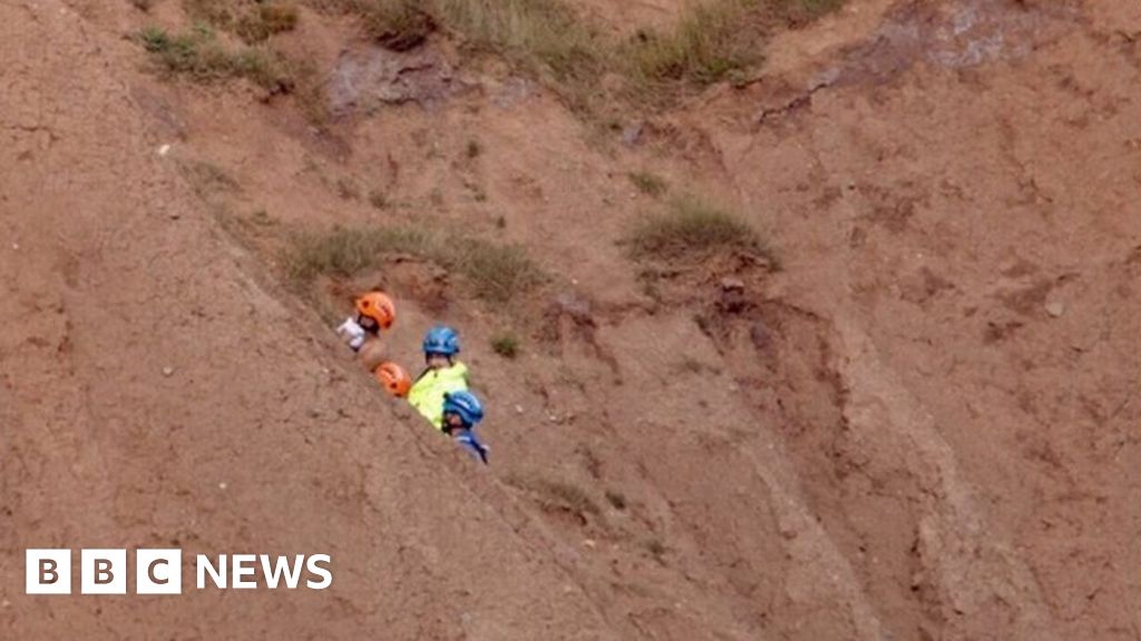 Filey Brigg cliff rescue after man and woman stranded by tide