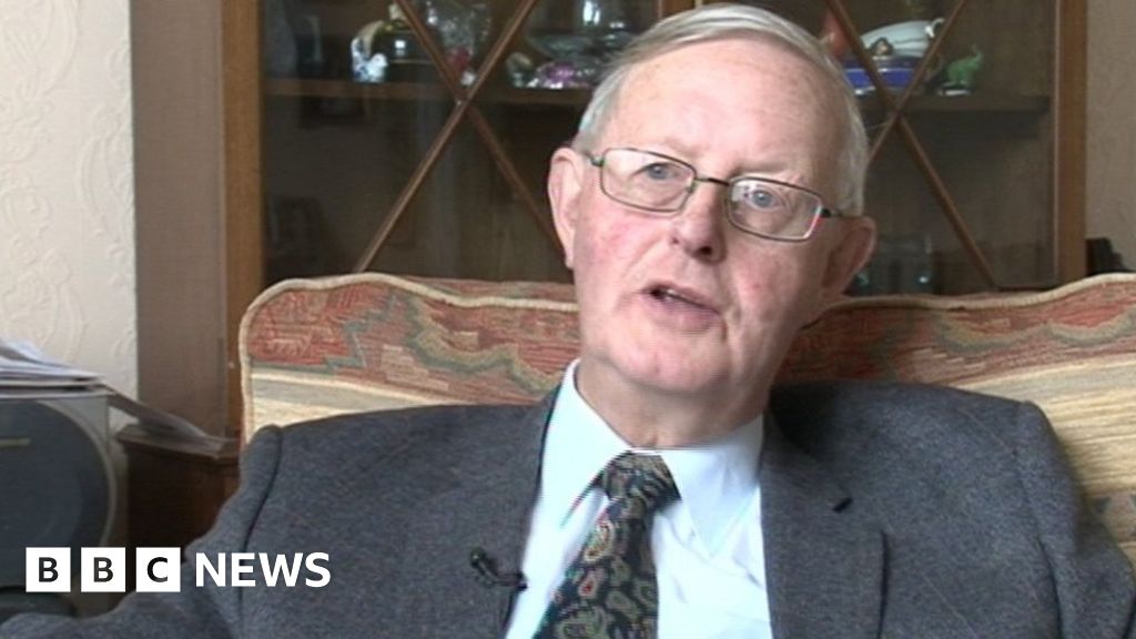 'Too soon' for indyref2, says former SNP leader - BBC News