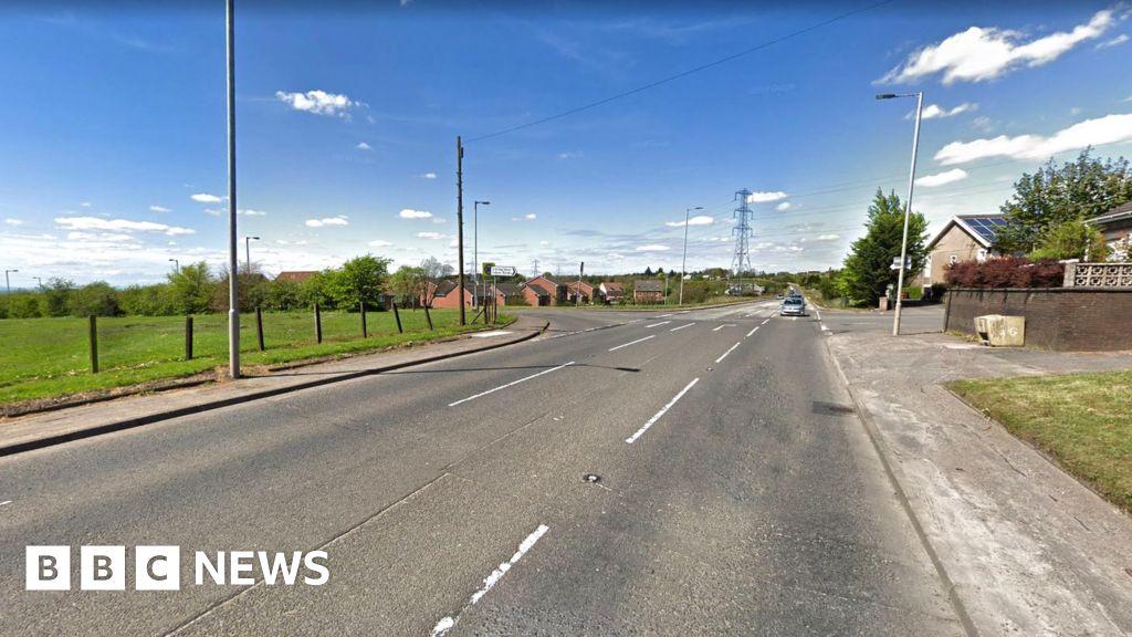 Teenage driver dies in three-vehicle crash in Airdrie - BBC News