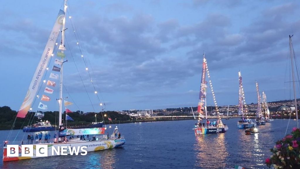 Foyle Maritime Festival attracts record-breaking crowds - BBC News
