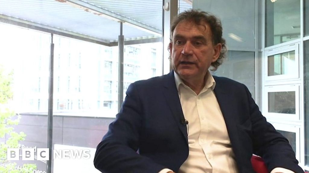 Swansea University smart bandages bring 'better outcomes' - BBC News