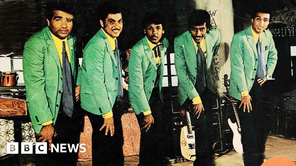 Somali song Qays iyo Layla - BBC News