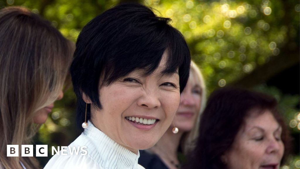 Why didn't Japan's First Lady speak to Trump? - BBC News