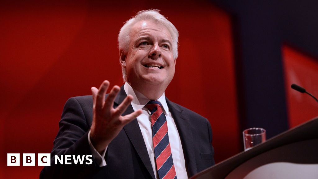 Carwyn Jones steps in on Labour devolution row - BBC News