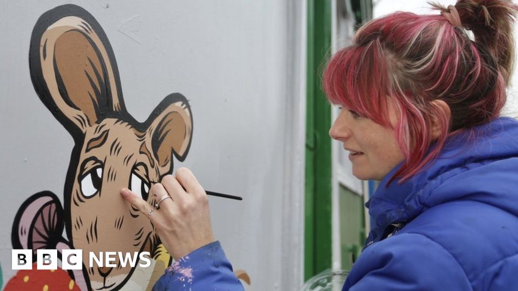 Aardman marks Robin Robin Netflix release with Bristol street art - BBC ...