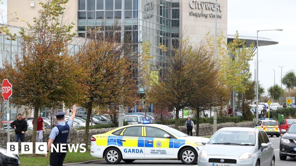 Tallaght: Arrest in hunt for armed man - BBC News