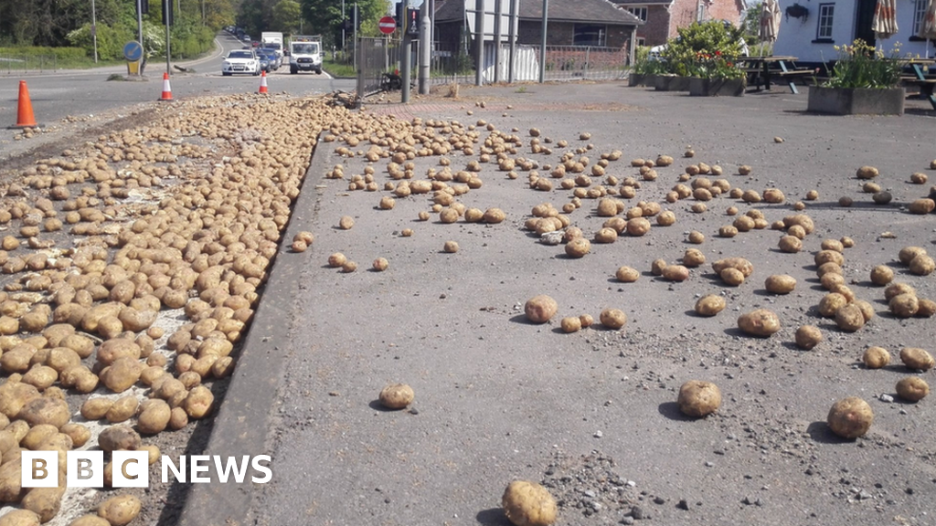 Spud spillage blocks road in lorry crash near Knutsford - BBC News