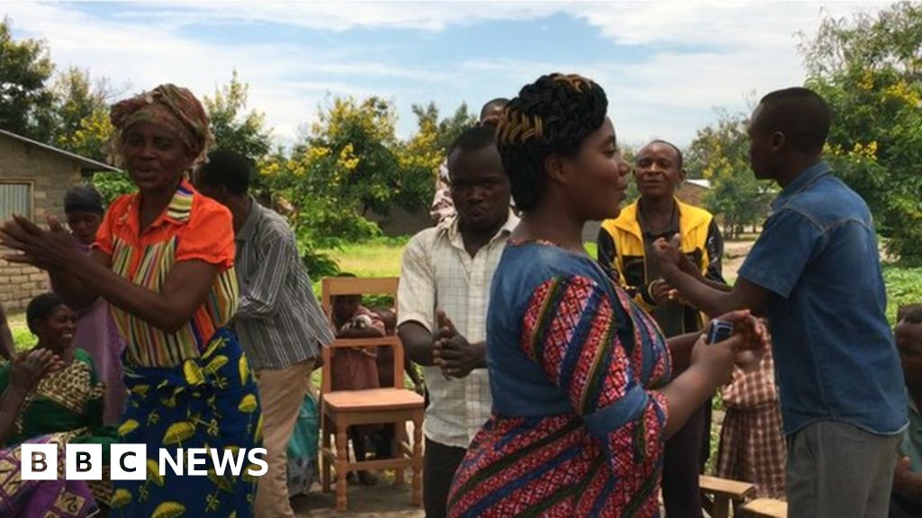 DRC: The handwashing song - BBC News