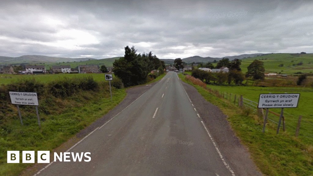 Biker, 28, dies in car crash on B4501 near Cerrigydrudion - BBC News