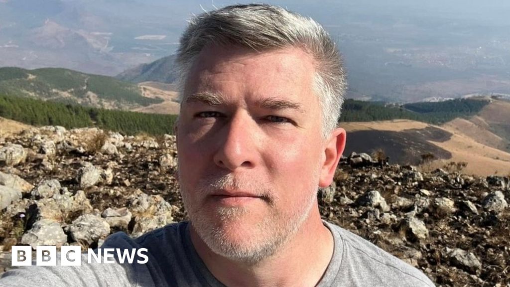 Body found in search for missing Edinburgh hillwalker - BBC News