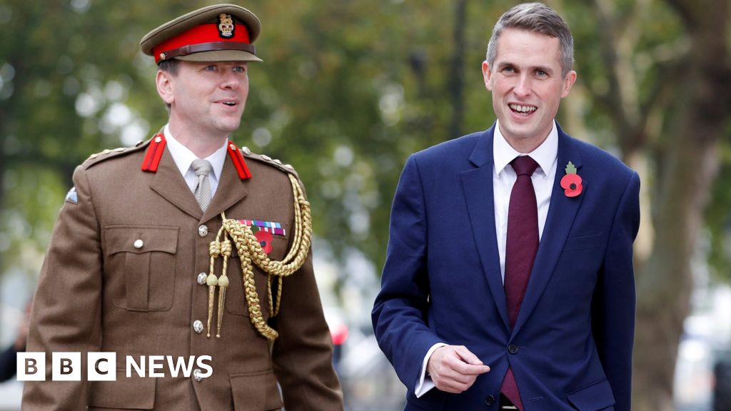 Gavin Williamson replaces Michael Fallon as defence secretary - BBC News