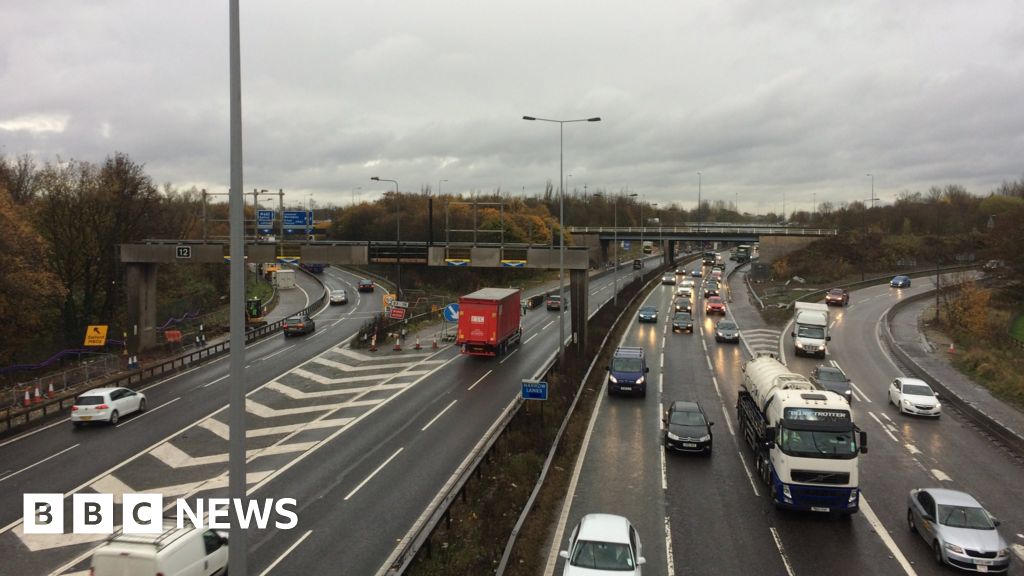Greater Manchester road study considers M60 congestion relief - BBC News
