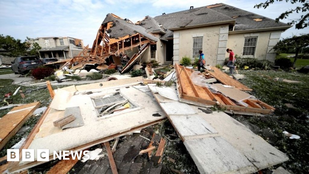 Ohio tornado blows parked car at home killing elderly man - BBC News