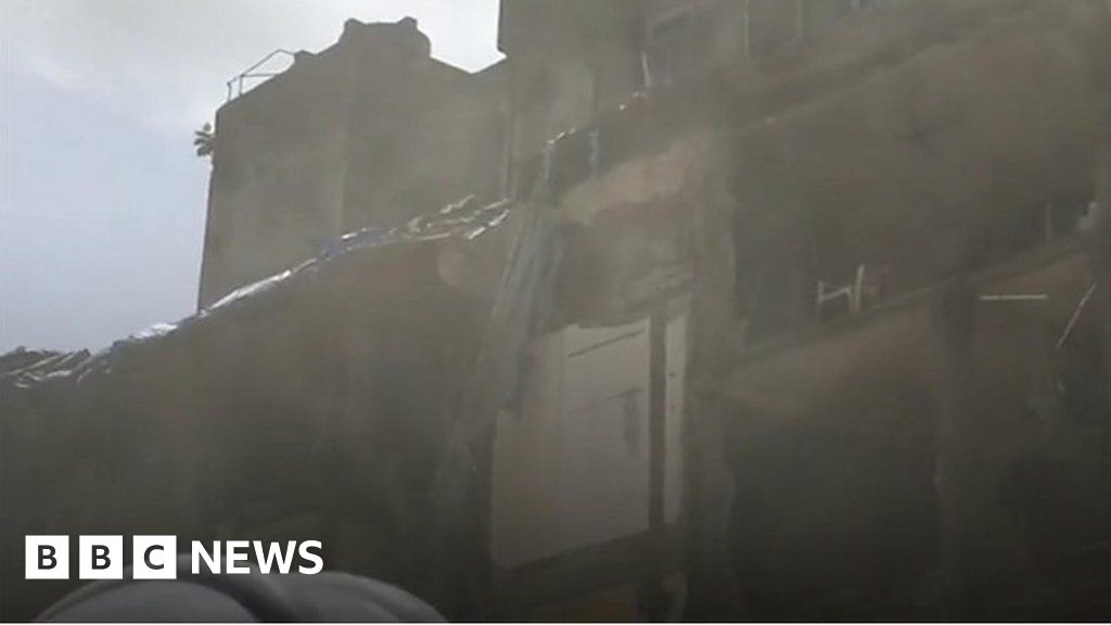 Scenes from fatal Mumbai building collapse - BBC News