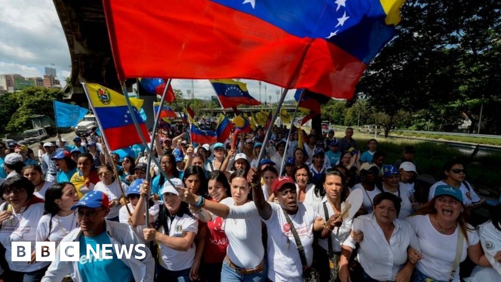 Venezuelans protest after quashed referendum - BBC News