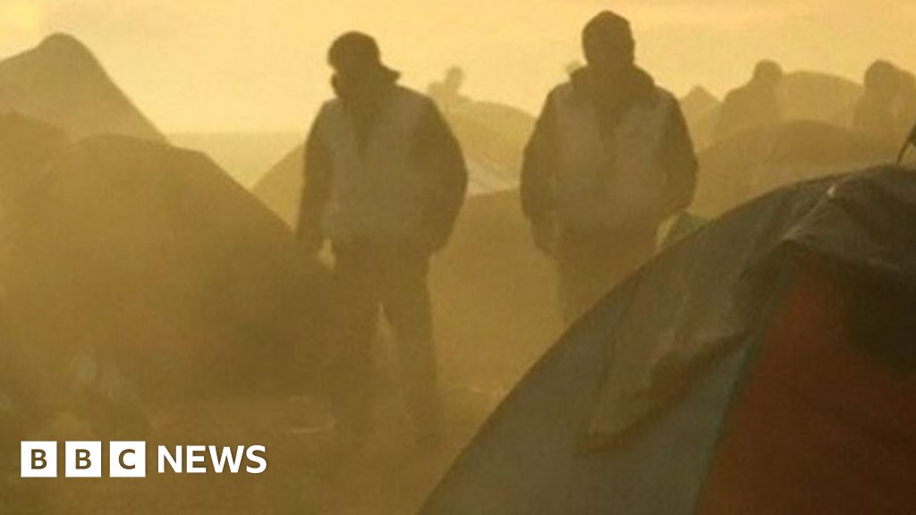 Migrant crisis: Europe's 'bottlenecks' growing - BBC News