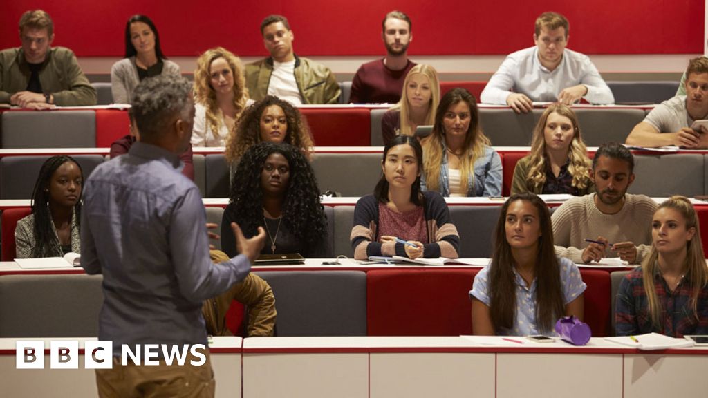 Shouldn't lectures be obsolete by now? - BBC News